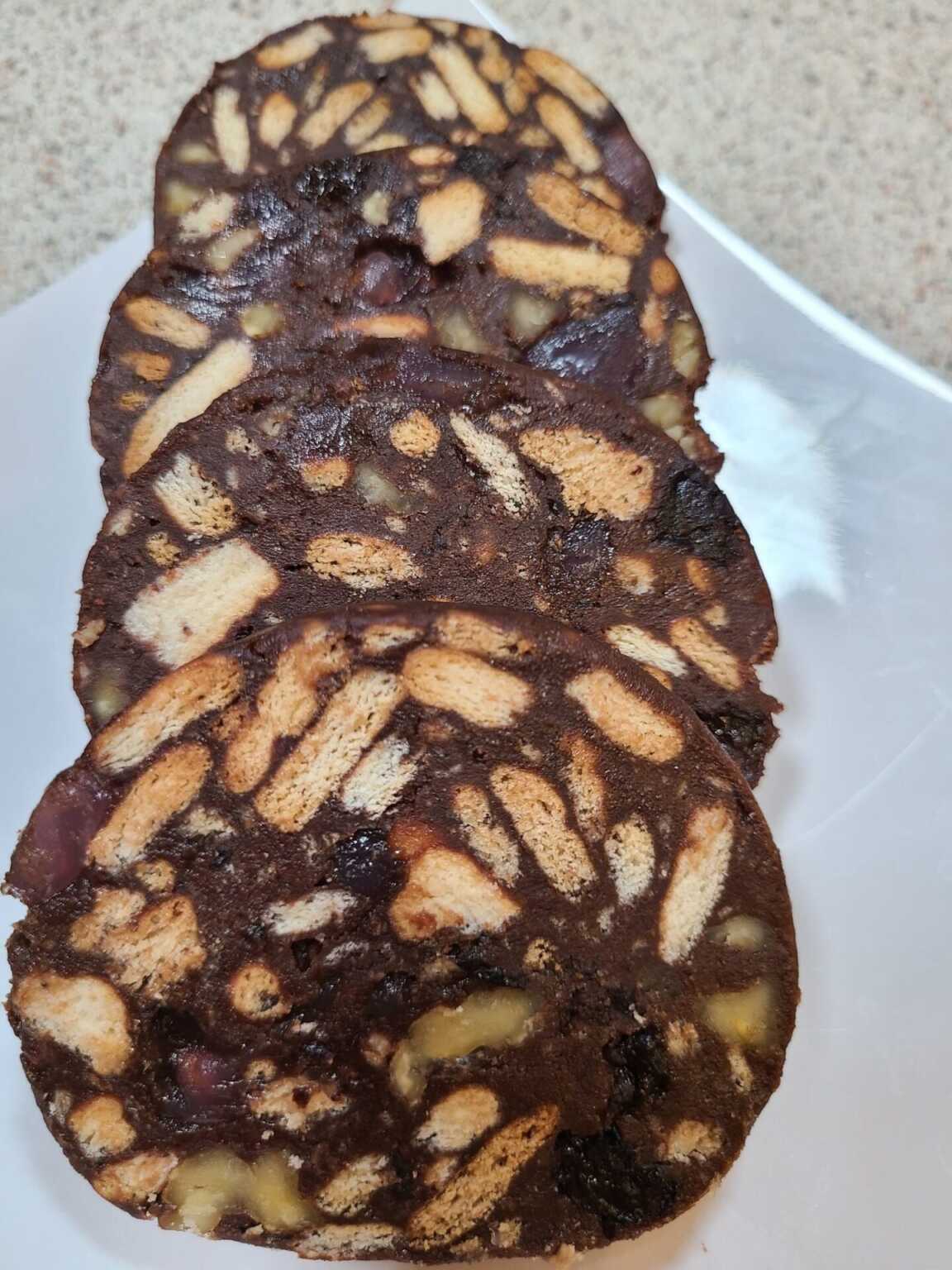 Κορμός Σοκολάτας με Μπισκότα και σταφίδες (Μωσαϊκό)