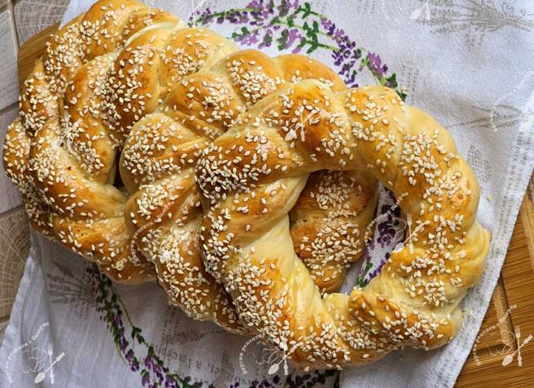 Τυροκούλουρα αφράτα και πεντανόστιμα